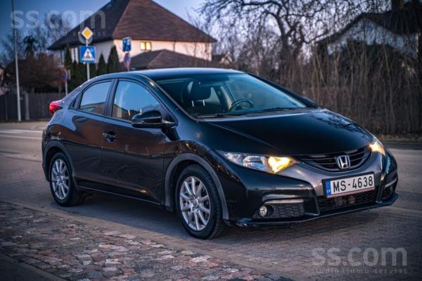 Black Honda Civic 2012 in Riga, with an engine capacity of 2.20 L and mileage of 0 thousand km for 4990 €, photo 3 on AUTOMOTO.COM.LV