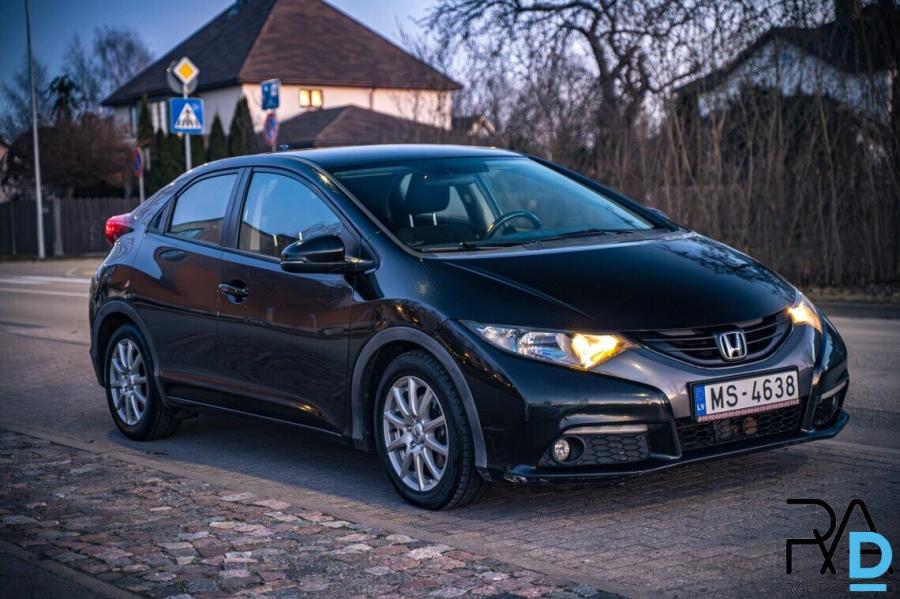 Melns Honda Civic 2012 Rīga, ar dzinēja tilpumu 2.20 L un nobraukumu 298 tūkst. km par 4990 €, foto 4 vietnē AUTOMOTO.COM.LV
