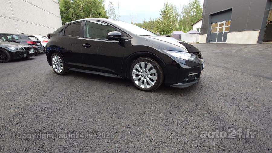 Black Honda Civic 2012 in Tallinn, with an engine capacity of 1.80 L and mileage of 134 thousand km for 9000 €, photo 7 on AUTOMOTO.COM.LV