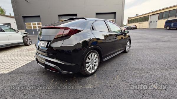 Black Honda Civic 2012 in Tallinn, with an engine capacity of 1.80 L and mileage of 134 thousand km for 9000 €, photo 7 on AUTOMOTO.COM.LV