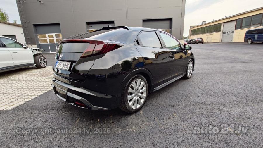 Black Honda Civic 2012 in Tallinn, with an engine capacity of 1.80 L and mileage of 134 thousand km for 9000 €, photo 8 on AUTOMOTO.COM.LV