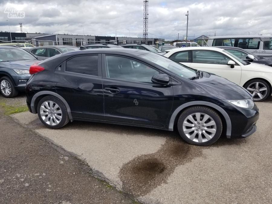 Black Honda Civic 2012 in Kaunas, with an engine capacity of 2.20 L and mileage of 273 thousand km for 3999 €, photo 3 on AUTOMOTO.COM.LV