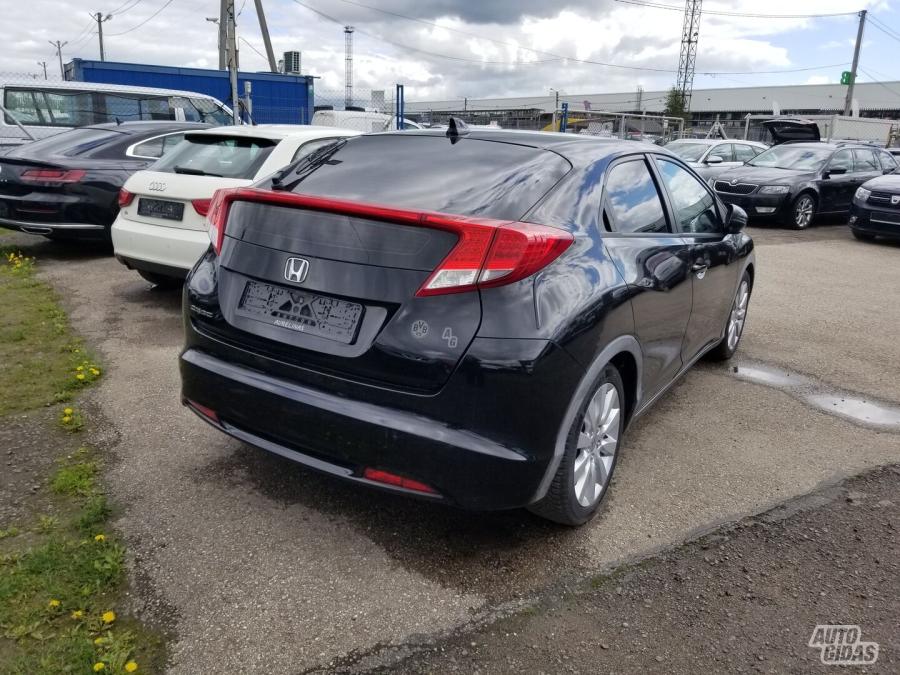 Black Honda Civic 2012 in Kaunas, with an engine capacity of 2.20 L and mileage of 273 thousand km for 3999 €, photo 7 on AUTOMOTO.COM.LV