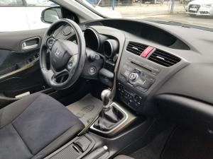 Black Honda Civic 2012 in Kaunas, with an engine capacity of 2.20 L and mileage of 273 thousand km for 3999 €, photo 9 on AUTOMOTO.COM.LV