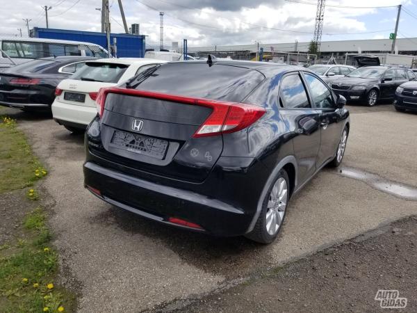 Black Honda Civic 2012 in Kaunas, with an engine capacity of 2.20 L and mileage of 273 thousand km for 3999 €, photo 6 on AUTOMOTO.COM.LV