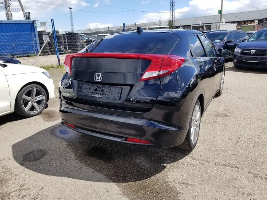 Black Honda Civic 2012 in Kaunas, with an engine capacity of 2.20 L and mileage of 273 thousand km for 3750 €, photo 9 on AUTOMOTO.COM.LV