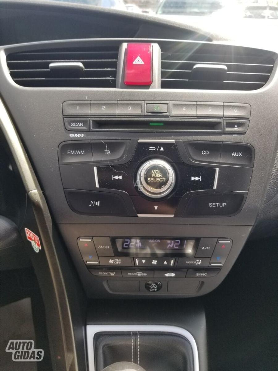 Black Honda Civic 2012 in Kaunas, with an engine capacity of 2.20 L and mileage of 273 thousand km for 3750 €, photo 17 on AUTOMOTO.COM.LV
