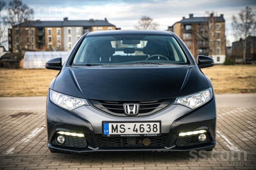 Black Honda Civic 2012 in Riga, with an engine capacity of 2.20 L and mileage of 0 thousand km for 4990 €, photo 3 on AUTOMOTO.COM.LV