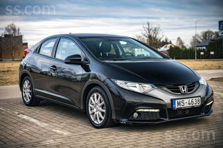 Black Honda Civic 2012 in Riga, with an engine capacity of 2.20 L and mileage of 0 thousand km for 4990 €, photo 4 on AUTOMOTO.COM.LV