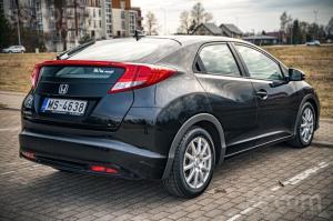 Black Honda Civic 2012 in Riga, with an engine capacity of 2.20 L and mileage of 0 thousand km for 4990 €, photo 5 on AUTOMOTO.COM.LV