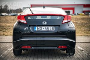 Black Honda Civic 2012 in Riga, with an engine capacity of 2.20 L and mileage of 0 thousand km for 4990 €, photo 6 on AUTOMOTO.COM.LV