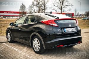 Black Honda Civic 2012 in Riga, with an engine capacity of 2.20 L and mileage of 0 thousand km for 4990 €, photo 7 on AUTOMOTO.COM.LV