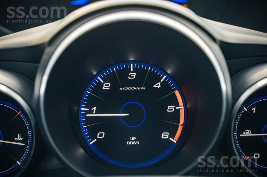 Black Honda Civic 2012 in Riga, with an engine capacity of 2.20 L and mileage of 0 thousand km for 4990 €, photo 12 on AUTOMOTO.COM.LV