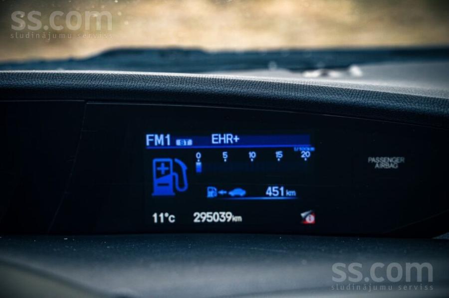 Black Honda Civic 2012 in Riga, with an engine capacity of 2.20 L and mileage of 0 thousand km for 4990 €, photo 14 on AUTOMOTO.COM.LV