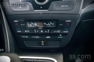 Black Honda Civic 2012 in Riga, with an engine capacity of 2.20 L and mileage of 0 thousand km for 4990 €, photo 17 on AUTOMOTO.COM.LV