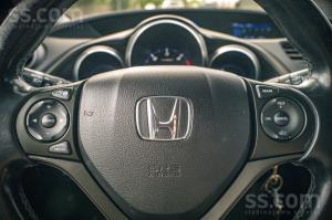 Black Honda Civic 2012 in Riga, with an engine capacity of 2.20 L and mileage of 298 thousand km for 4990 €, photo 10 on AUTOMOTO.COM.LV