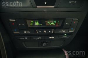 Black Honda Civic 2012 in Riga, with an engine capacity of 2.20 L and mileage of 298 thousand km for 4990 €, photo 15 on AUTOMOTO.COM.LV