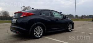 Black Honda Civic 2012 in Riga, with an engine capacity of 2.20 L and mileage of 303 thousand km for 4800 €, photo 4 on AUTOMOTO.COM.LV