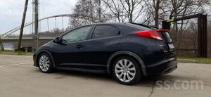 Black Honda Civic 2012 in Riga, with an engine capacity of 2.20 L and mileage of 303 thousand km for 4800 €, photo 5 on AUTOMOTO.COM.LV