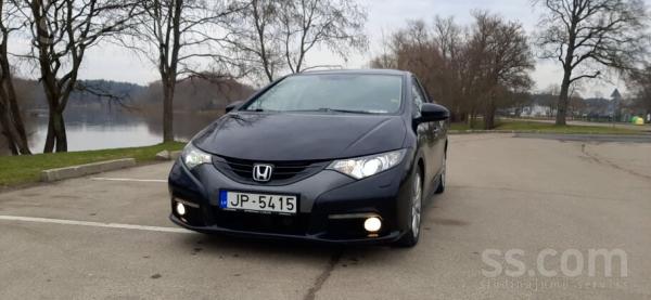 Melns Honda Civic 2012 Rīga, ar dzinēja tilpumu 2.20 L un nobraukumu 303 tūkst. km par 4800 €, foto 5 vietnē AUTOMOTO.COM.LV