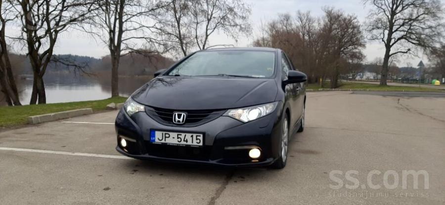 Black Honda Civic 2012 in Riga, with an engine capacity of 2.20 L and mileage of 303 thousand km for 4800 €, photo 6 on AUTOMOTO.COM.LV