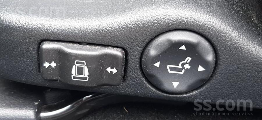 Black Honda Civic 2012 in Riga, with an engine capacity of 2.20 L and mileage of 303 thousand km for 4800 €, photo 7 on AUTOMOTO.COM.LV