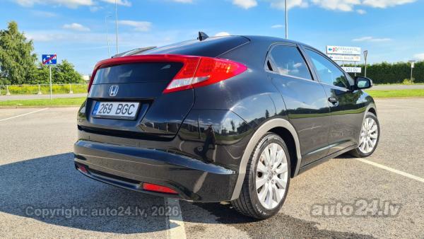 Melns Honda Civic 2012 Tallina, ar dzinēja tilpumu 1.80 L un nobraukumu 240 tūkst. km par 6500 €, foto 3 vietnē AUTOMOTO.COM.LV