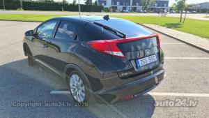 Melns Honda Civic 2012 Tallina, ar dzinēja tilpumu 1.80 L un nobraukumu 240 tūkst. km par 6500 €, foto 5 vietnē AUTOMOTO.COM.LV