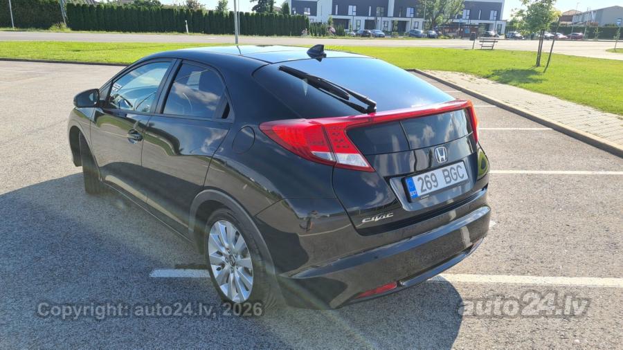 Melns Honda Civic 2012 Tallina, ar dzinēja tilpumu 1.80 L un nobraukumu 240 tūkst. km par 6500 €, foto 5 vietnē AUTOMOTO.COM.LV