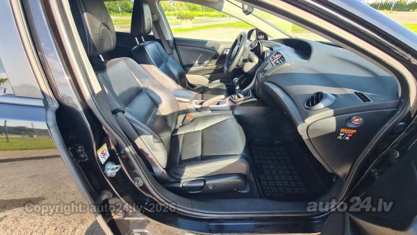 Melns Honda Civic 2012 Tallina, ar dzinēja tilpumu 1.80 L un nobraukumu 240 tūkst. km par 6500 €, foto 8 vietnē AUTOMOTO.COM.LV