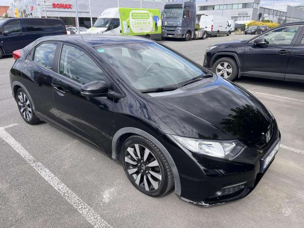 Melns Honda Civic 2012 Viļņa, ar dzinēja tilpumu 2.20 L un nobraukumu 252 tūkst. km par 4450 €, foto 3 vietnē AUTOMOTO.COM.LV