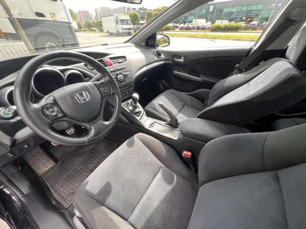 Melns Honda Civic 2012 Viļņa, ar dzinēja tilpumu 2.20 L un nobraukumu 252 tūkst. km par 4450 €, foto 6 vietnē AUTOMOTO.COM.LV