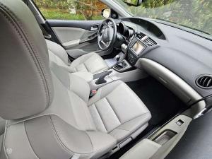 Black Honda Civic 2012 in Klaipeda, with an engine capacity of 2.20 L and mileage of 235 thousand km for 5850 €, photo 12 on AUTOMOTO.COM.LV