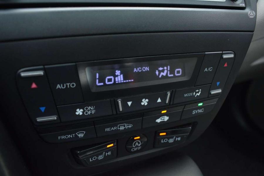 Black Honda Civic 2012 in Klaipeda, with an engine capacity of 2.20 L and mileage of 235 thousand km for 5850 €, photo 18 on AUTOMOTO.COM.LV