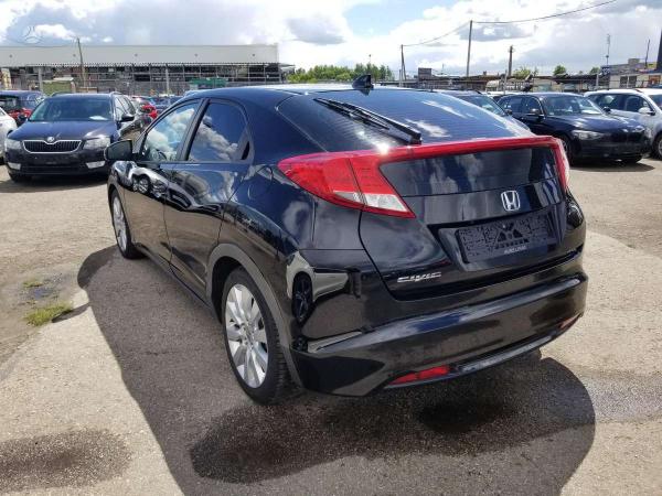 Melns Honda Civic 2012 Kauņa, ar dzinēja tilpumu 2.20 L un nobraukumu 273 tūkst. km par 3350 €, foto 9 vietnē AUTOMOTO.COM.LV