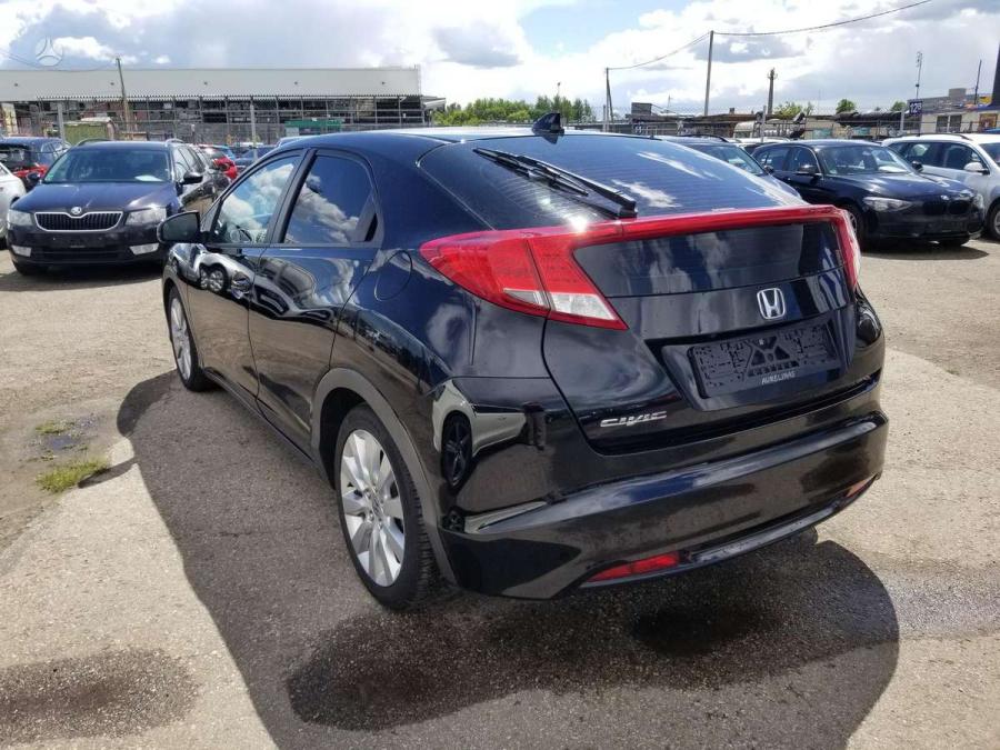 Melns Honda Civic 2012 Kauņa, ar dzinēja tilpumu 2.20 L un nobraukumu 273 tūkst. km par 3350 €, foto 10 vietnē AUTOMOTO.COM.LV