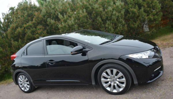 Black Honda Civic 2012 in Klaipeda, with an engine capacity of 2.20 L and mileage of 235 thousand km for 5650 €, photo 9 on AUTOMOTO.COM.LV