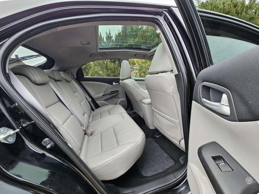 Melns Honda Civic 2012 Klaipėda, ar dzinēja tilpumu 2.20 L un nobraukumu 235 tūkst. km par 5650 €, foto 13 vietnē AUTOMOTO.COM.LV