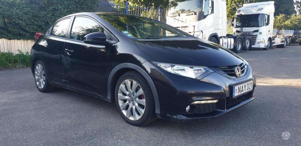 Melns Honda Civic 2012 Viļņa, ar dzinēja tilpumu 2.20 L un nobraukumu 172 tūkst. km par 3500 €, foto 2 vietnē AUTOMOTO.COM.LV