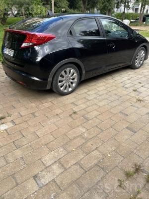 Melns Honda Civic 2012 Rīga, ar dzinēja tilpumu 1.80 L un nobraukumu 221 tūkst. km par 5700 €, foto 4 vietnē AUTOMOTO.COM.LV