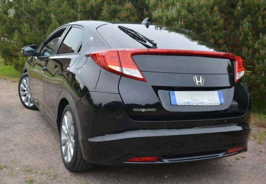 Melns Honda Civic 2012 Klaipėda, ar dzinēja tilpumu 2.20 L un nobraukumu 235 tūkst. km par 5750 €, foto 6 vietnē AUTOMOTO.COM.LV