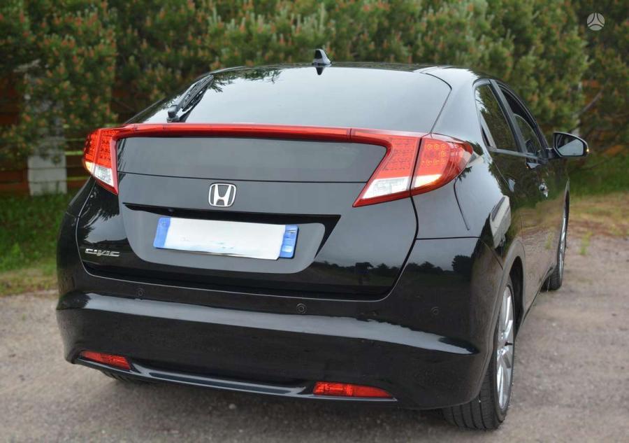 Melns Honda Civic 2012 Klaipėda, ar dzinēja tilpumu 2.20 L un nobraukumu 235 tūkst. km par 5750 €, foto 8 vietnē AUTOMOTO.COM.LV