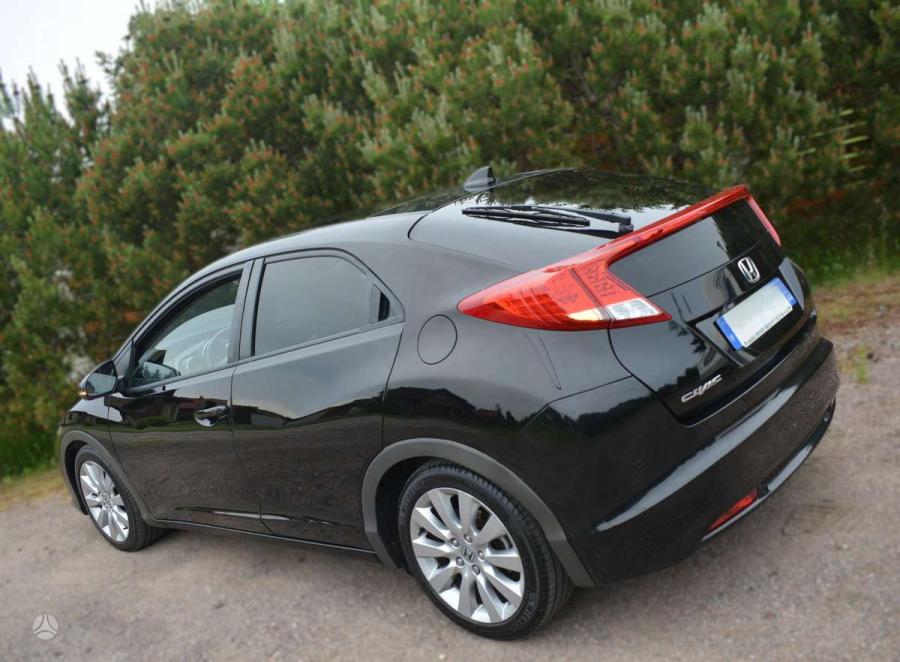 Melns Honda Civic 2012 Klaipėda, ar dzinēja tilpumu 2.20 L un nobraukumu 235 tūkst. km par 5750 €, foto 11 vietnē AUTOMOTO.COM.LV