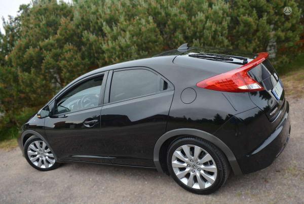 Melns Honda Civic 2012 Klaipėda, ar dzinēja tilpumu 2.20 L un nobraukumu 235 tūkst. km par 5750 €, foto 3 vietnē AUTOMOTO.COM.LV