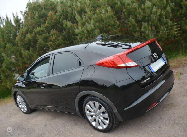 Melns Honda Civic 2012 Klaipėda, ar dzinēja tilpumu 2.20 L un nobraukumu 235 tūkst. km par 5750 €, foto 10 vietnē AUTOMOTO.COM.LV