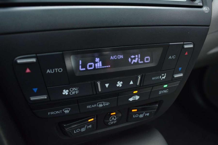 Black Honda Civic 2012 in Klaipeda, with an engine capacity of 2.20 L and mileage of 235 thousand km for 5750 €, photo 18 on AUTOMOTO.COM.LV