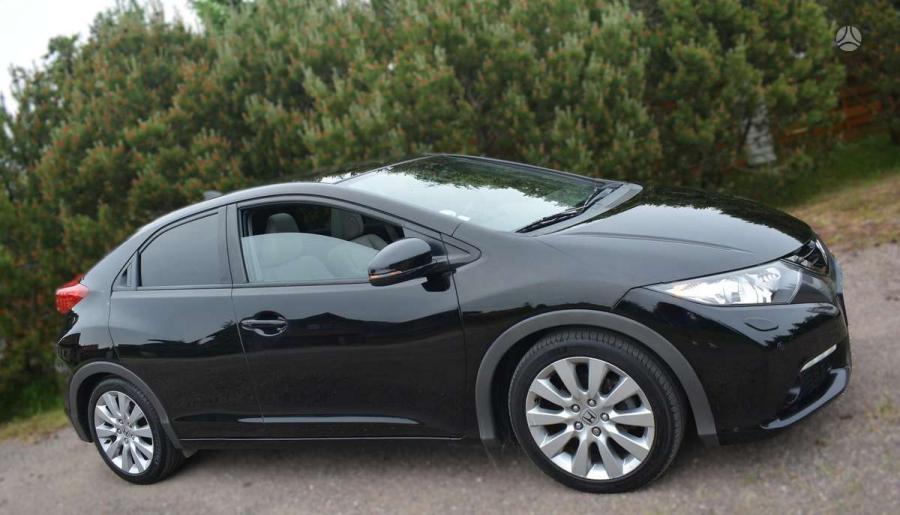 Black Honda Civic 2012 in Klaipeda, with an engine capacity of 2.20 L and mileage of 235 thousand km for 5750 €, photo 34 on AUTOMOTO.COM.LV