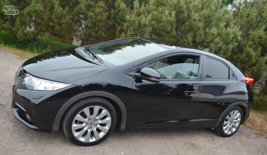 Black Honda Civic 2012 in Klaipeda, with an engine capacity of 2.20 L and mileage of 235 thousand km for 5650 €, photo 5 on AUTOMOTO.COM.LV