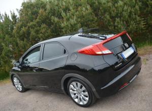 Black Honda Civic 2012 in Klaipeda, with an engine capacity of 2.20 L and mileage of 235 thousand km for 5650 €, photo 7 on AUTOMOTO.COM.LV