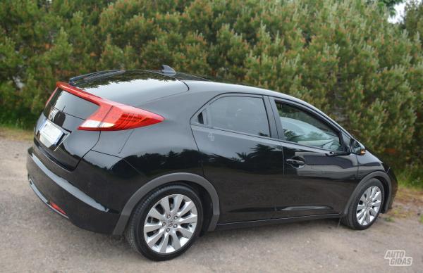 Black Honda Civic 2012 in Klaipeda, with an engine capacity of 2.20 L and mileage of 235 thousand km for 5650 €, photo 10 on AUTOMOTO.COM.LV